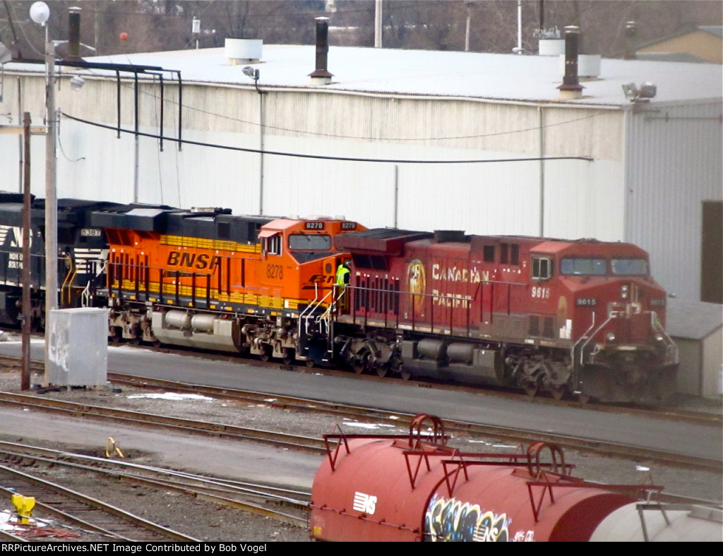 CP 9615 and BNSF 8278